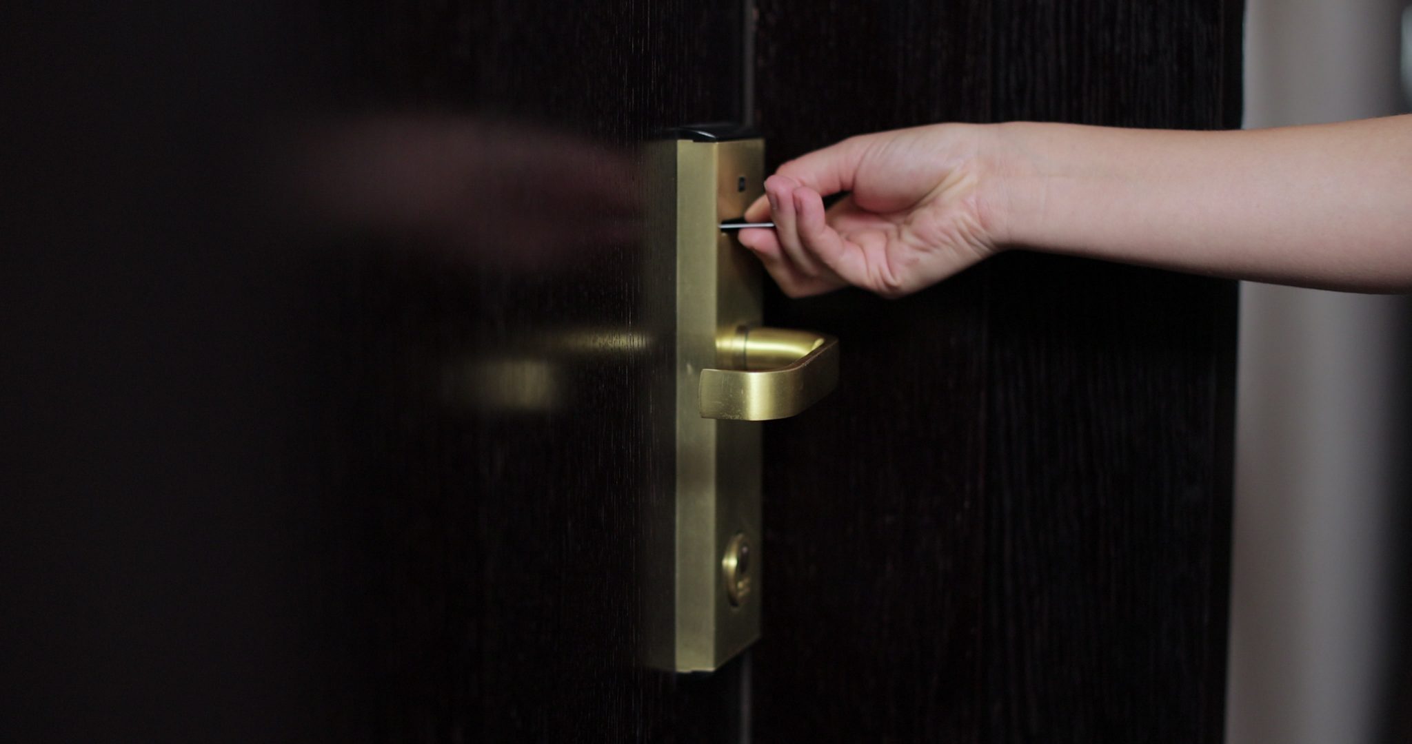 Why Door Closers Affect Lock Performance in Commercial Buildings ...